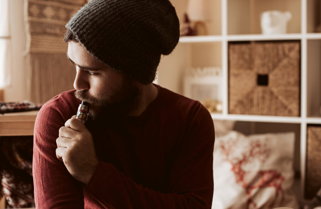 Estos son los efectos del vaping en la salud bucal - Corral y Vargas