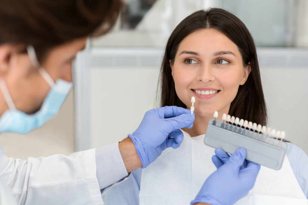 ¿Qué significan los tonos de color de dientes a1 o b1? - Corral y Vargas